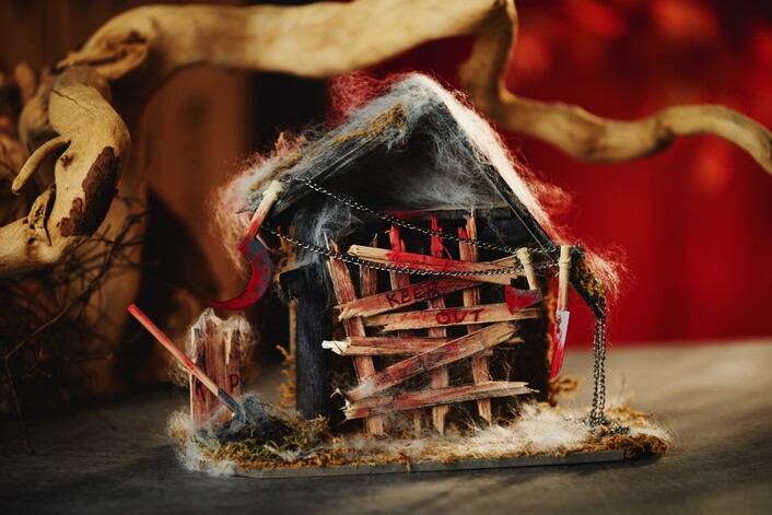 Keep Out - Miniature Scary House - VBS Hobby